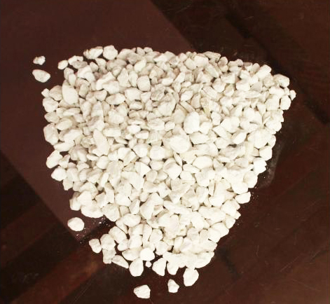 Why is calcium oxide a stable compound with high temperature properties?